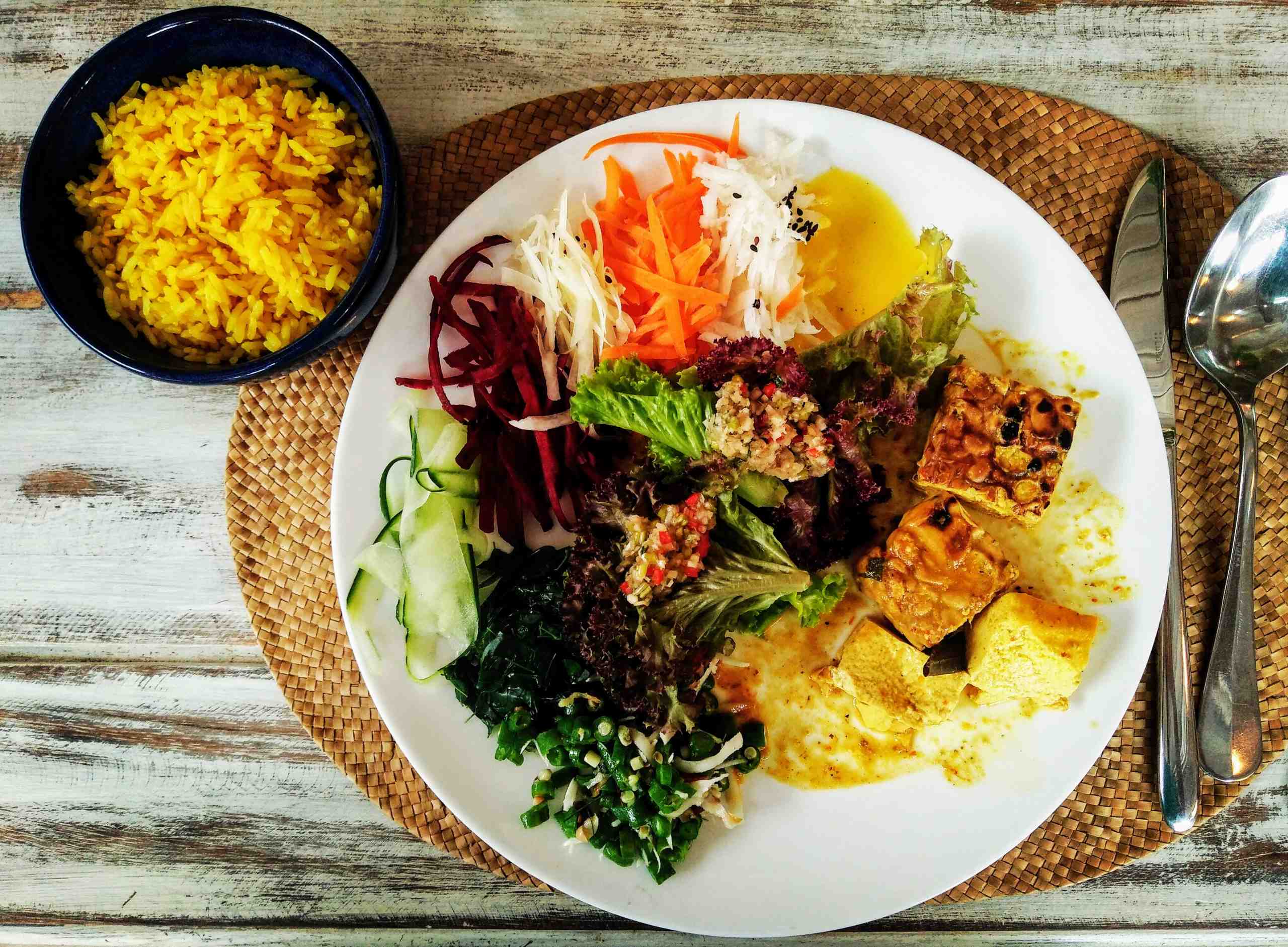 4 Quán Ăn Ngon Rẻ ở Seminyak | CheekyChop